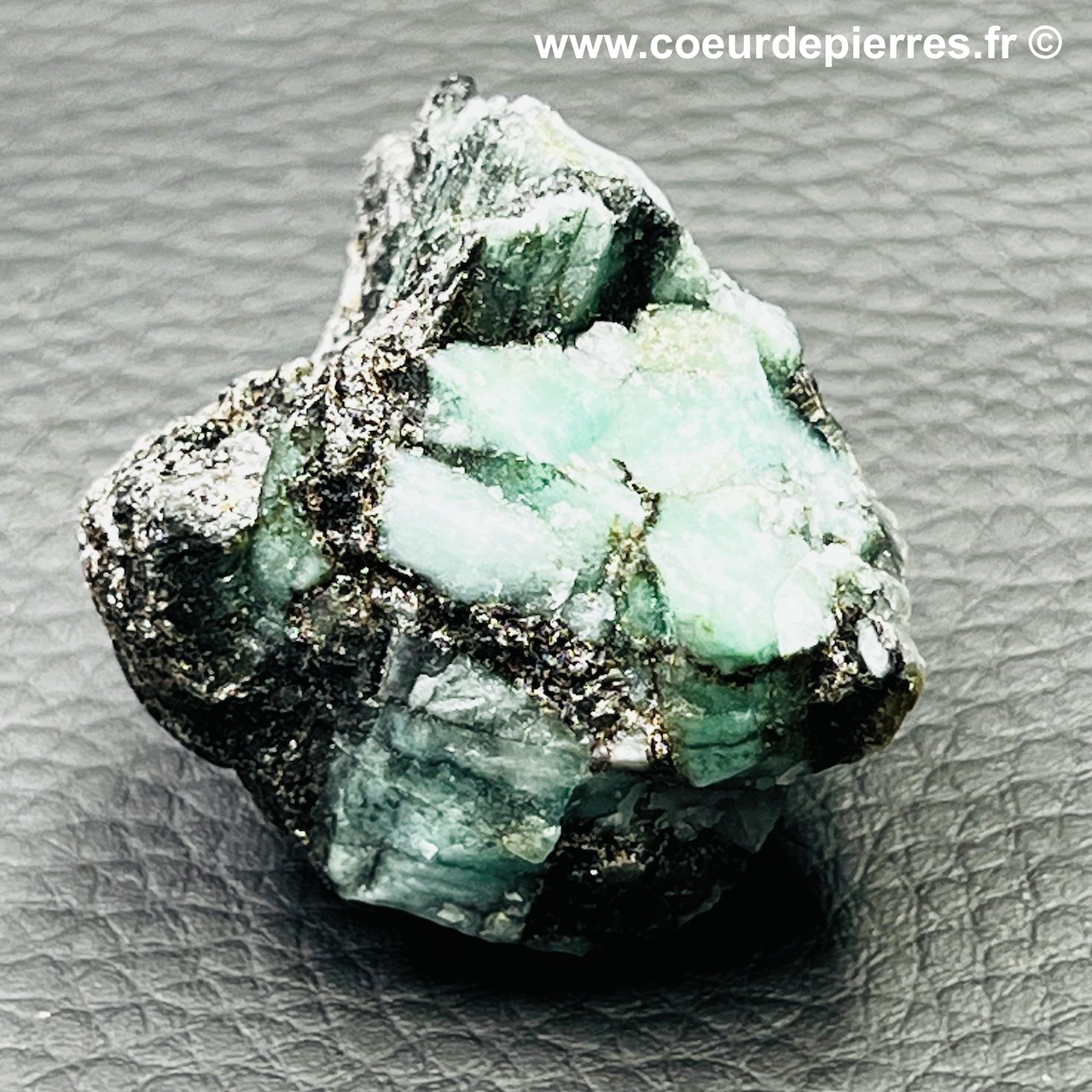 Émeraude brute du Brésil (réf emb1) | Cœur de Pierres