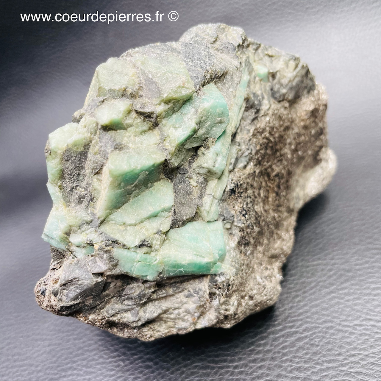 Emeraude brute du Brésil (réf emb5) | Cœur de Pierres