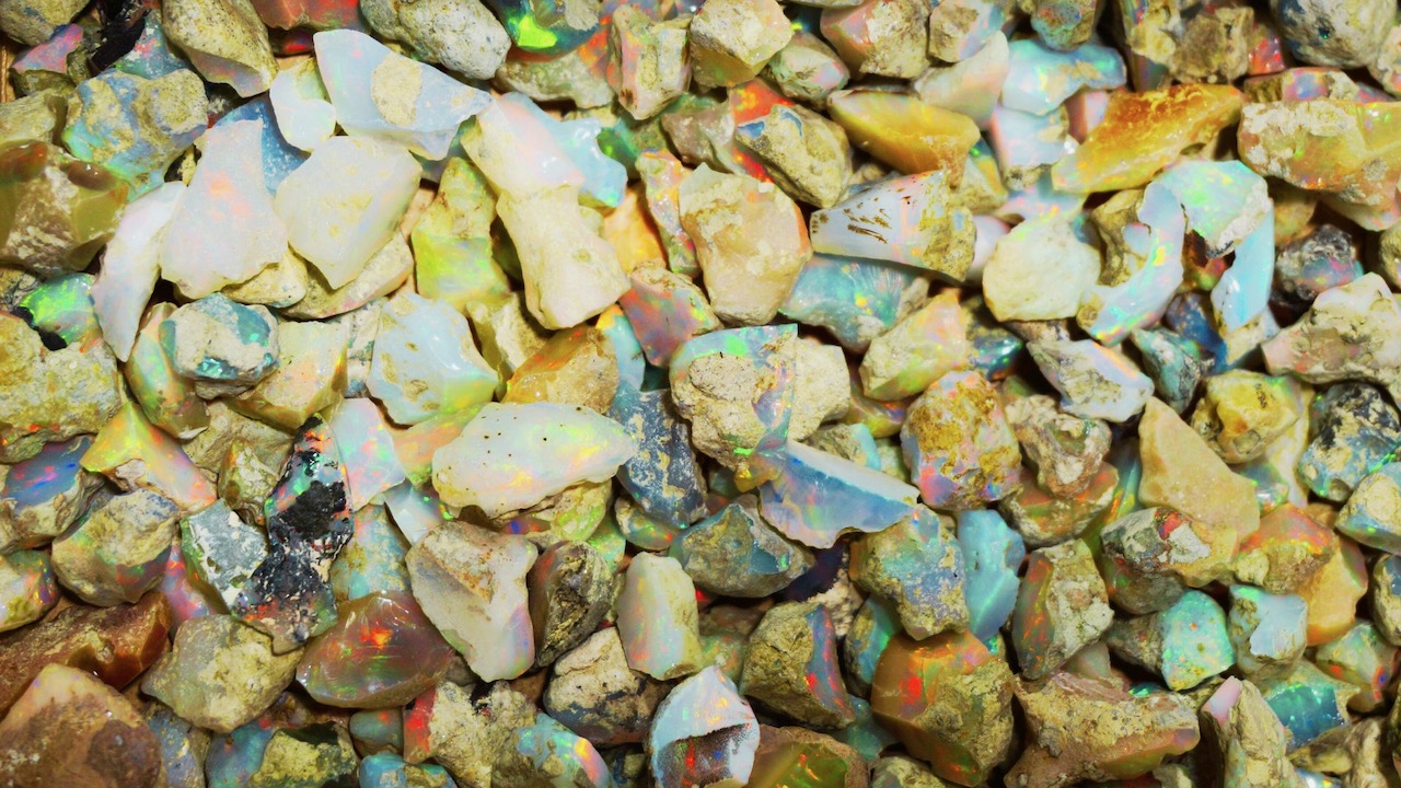 Comment Reconnaitre une Opale Authentique | Cœur de Pierres